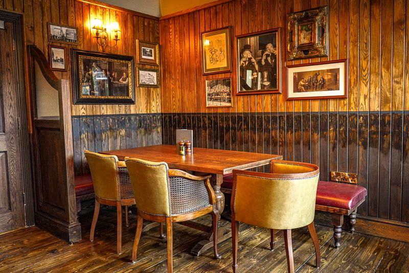 The Albert, Kingston - Traditional British Young's Pub