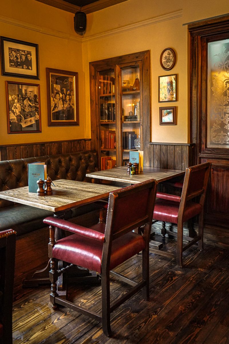 The Albert, Kingston - Traditional British Young's Pub