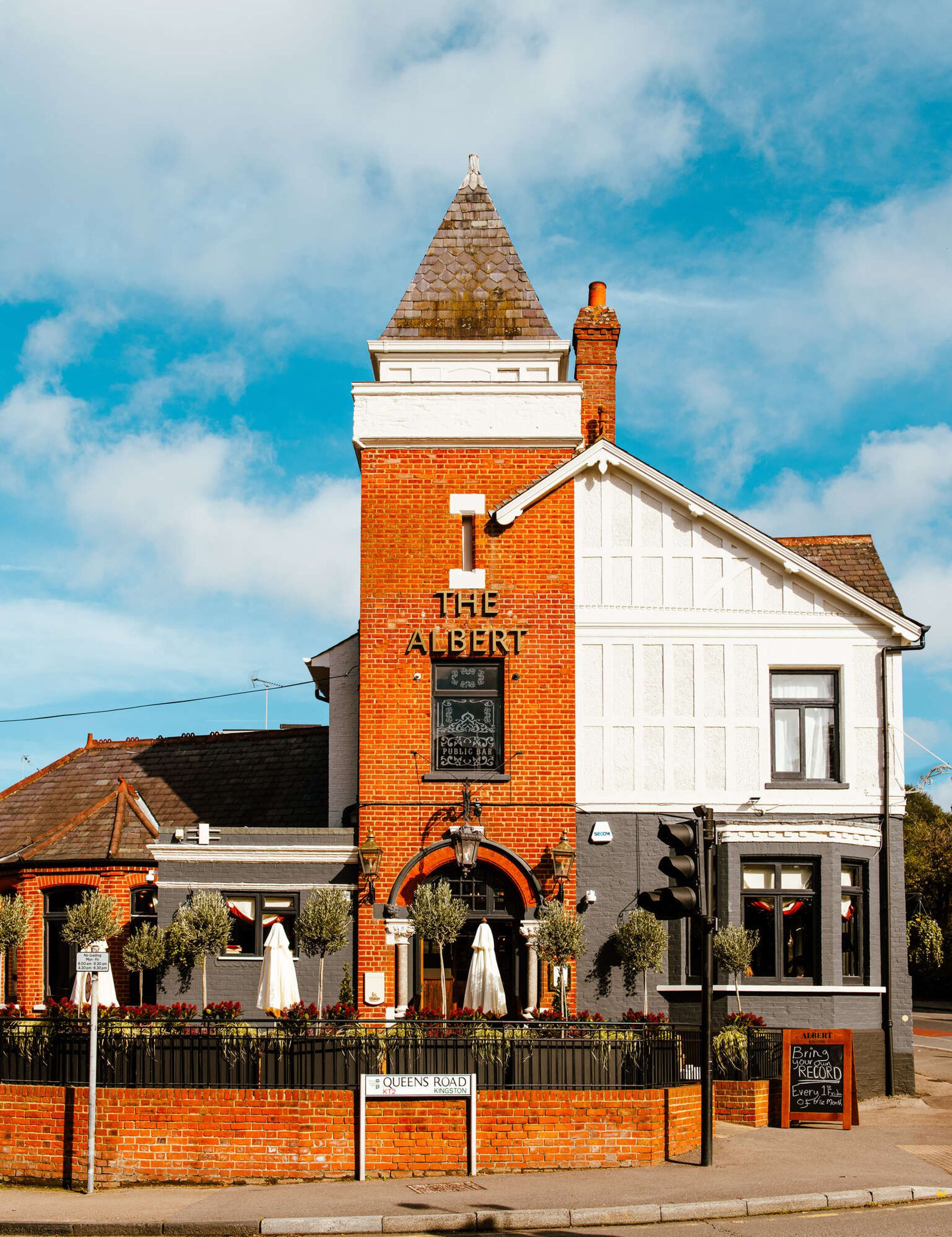 The Albert, Kingston - Traditional British Young's Pub